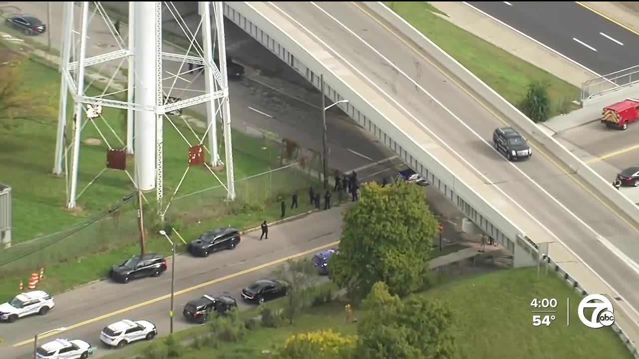 2 Detroit police officers shot on city's east side, suspect dead