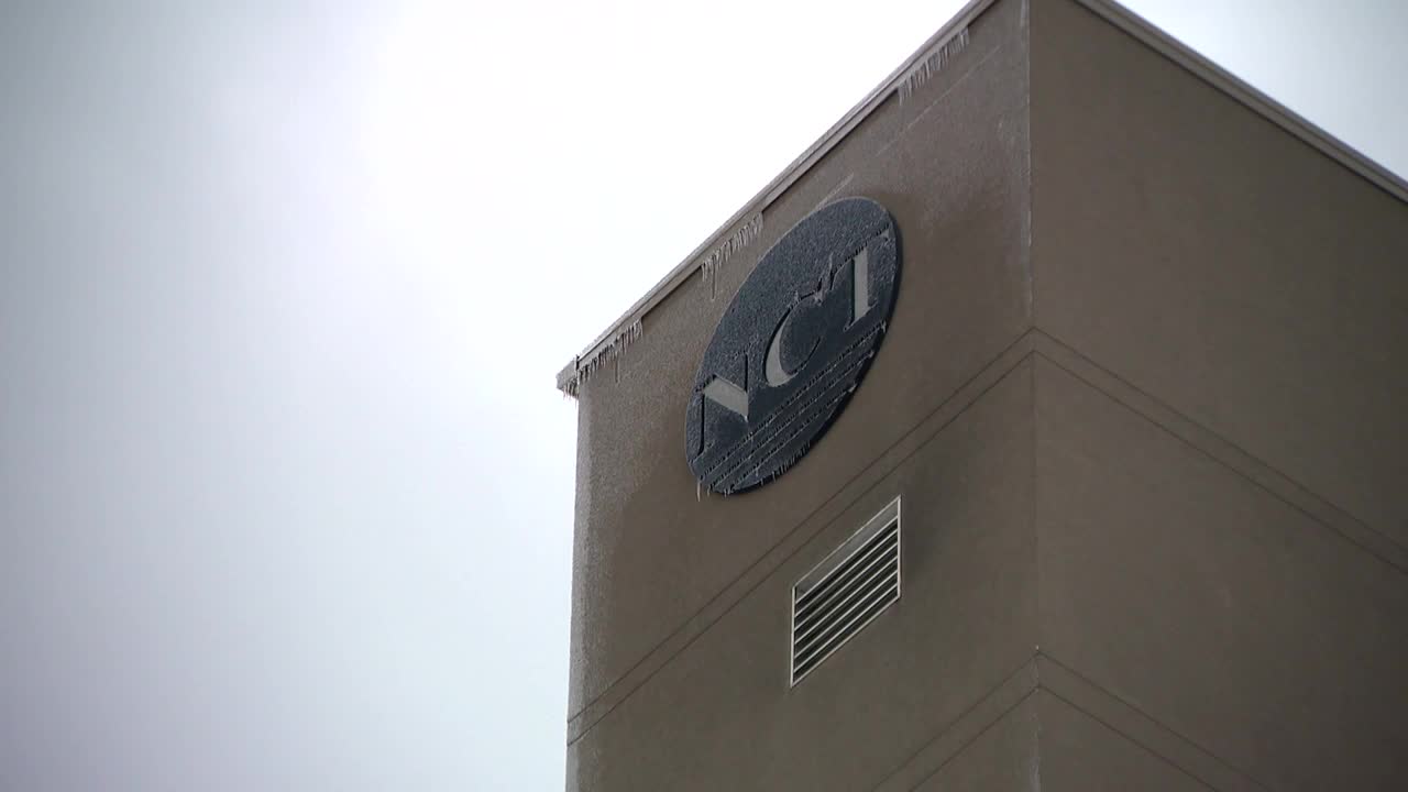 Senior living residents stranded without power in Nashville