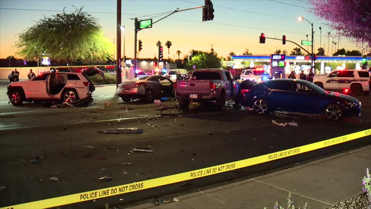 Eight people hurt in multi-vehicle crash in central Phoenix