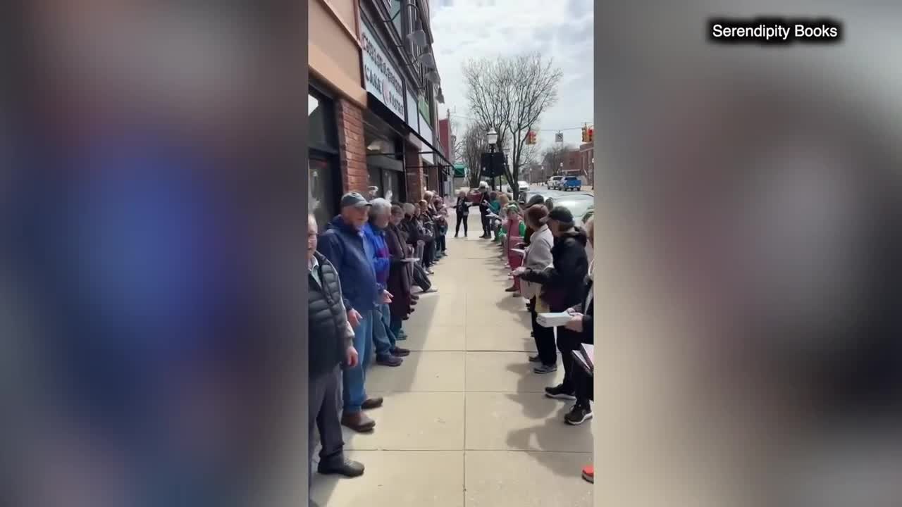 VIDEO: See the unique way Chelsea residents moved 9,100 books to their ...