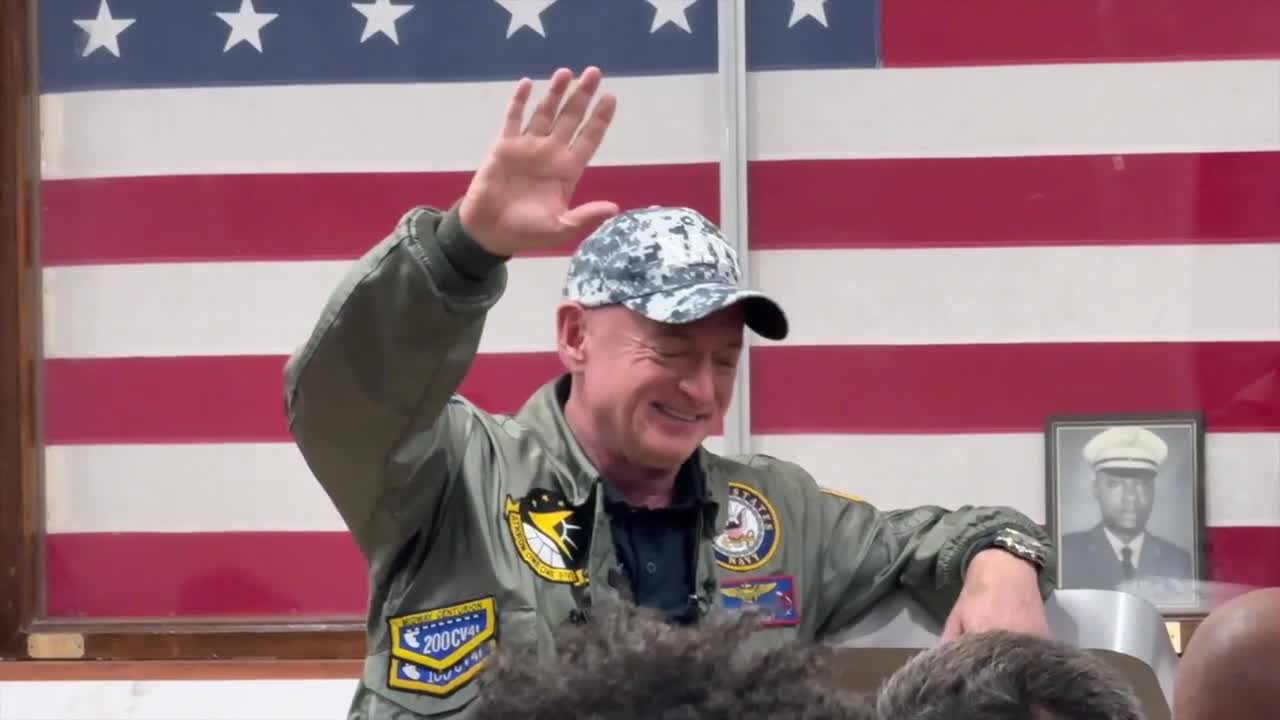 'Will you run for president?': Why Arizona veterans want Sen. Mark ...