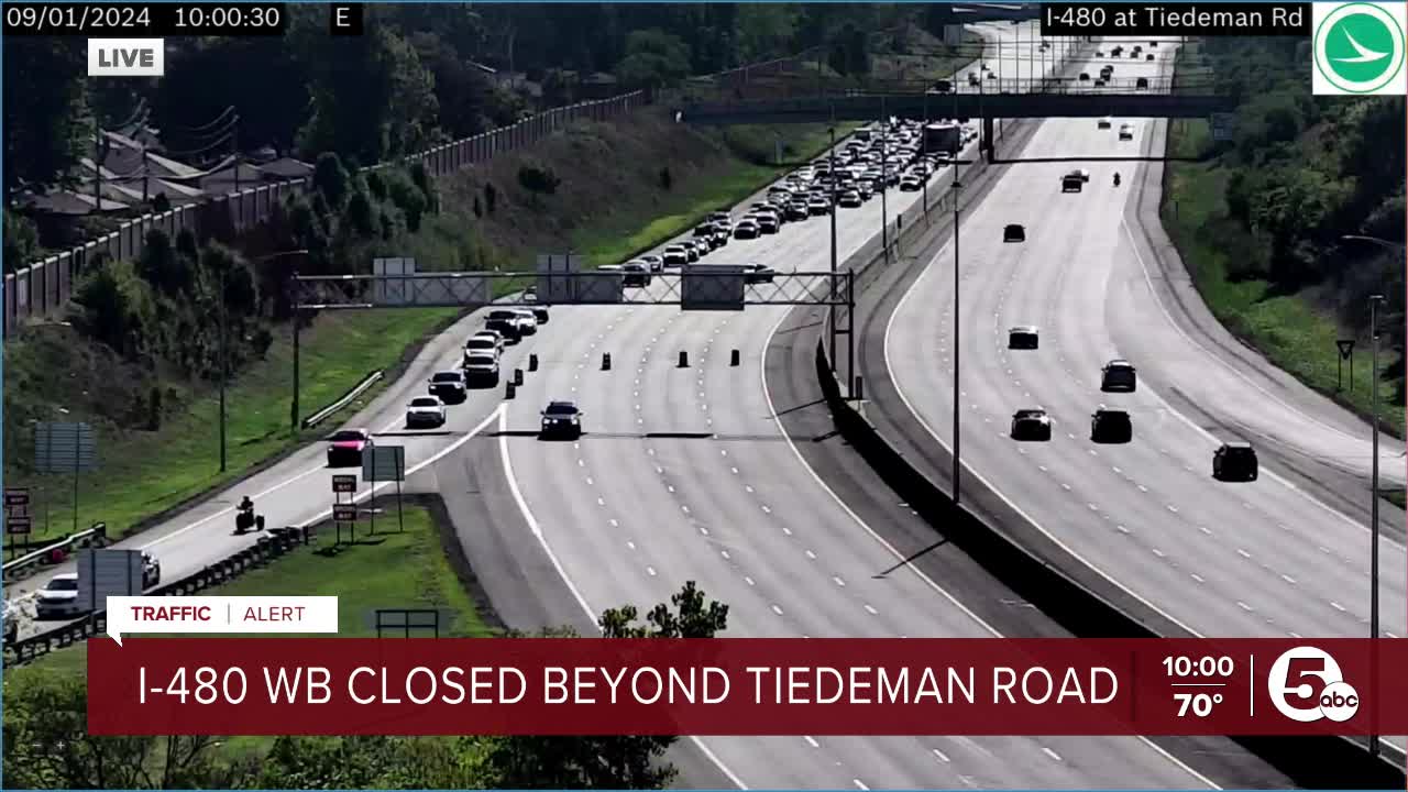 All lanes beyond Tiedeman Road reopen on I-480 WB; 1 dead in 6-car crash