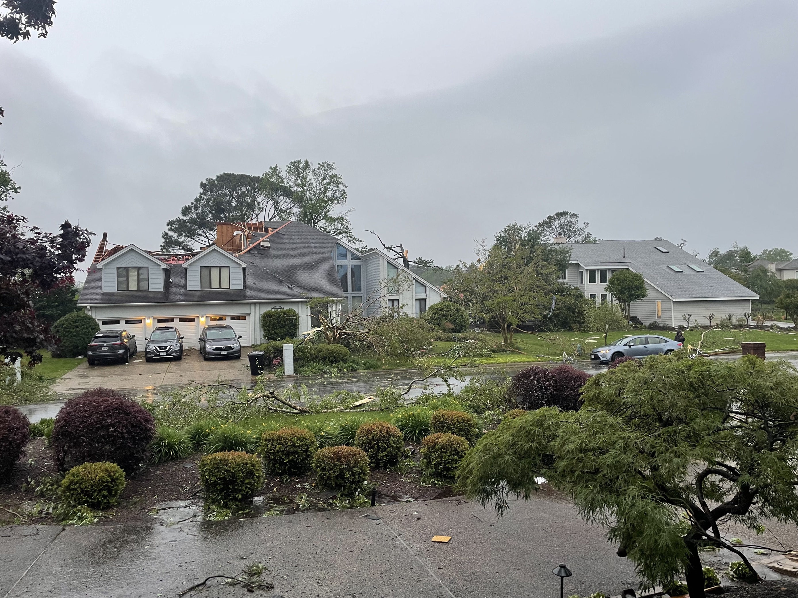 Tornado damages 100+ homes in Virginia Beach, officials say