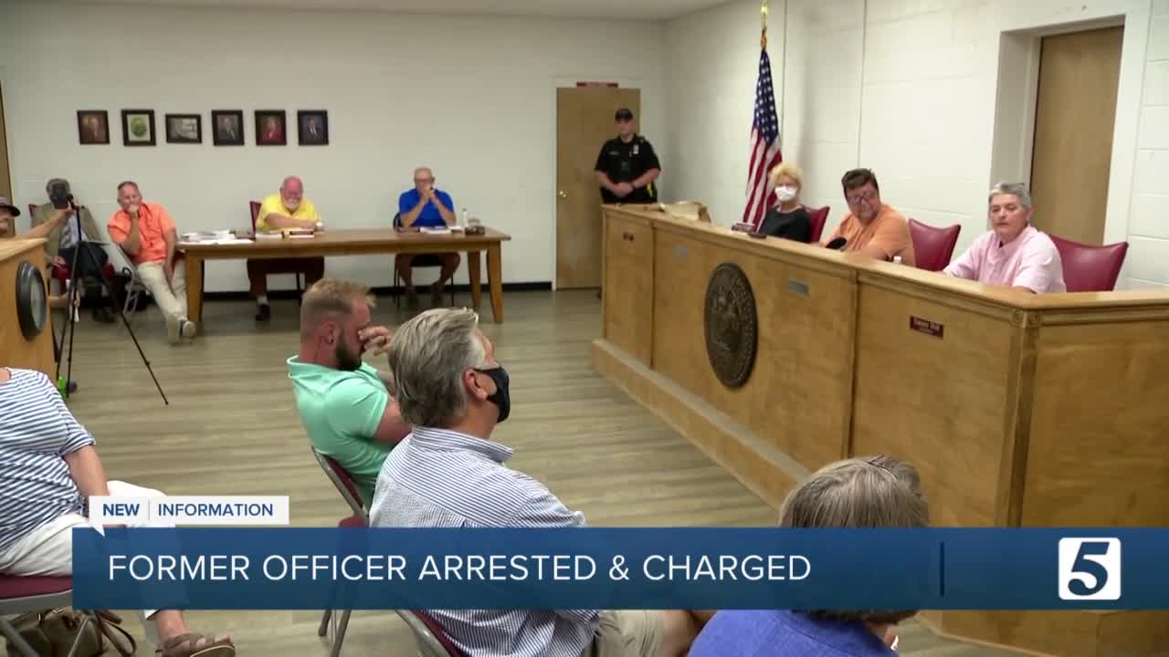 Records: Decherd cop charged with assault had troubled past