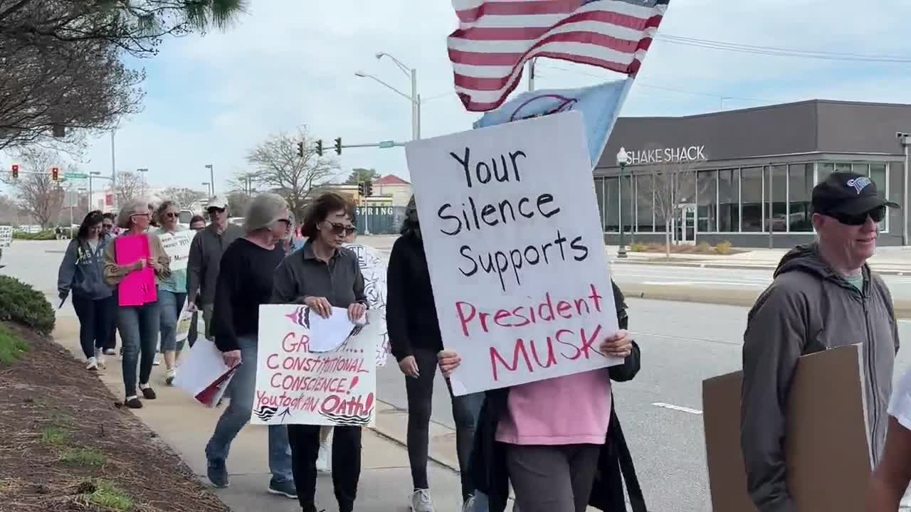 Anti-Trump protest takes shape at Virginia Beach Town Center